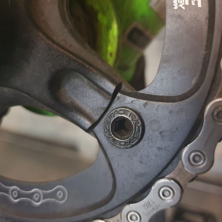 How to tighten or remove chainring bolts with no tool – SHRED TRAIL