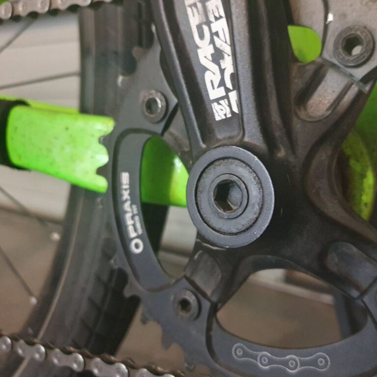 How to tighten or remove chainring bolts with no tool – SHRED TRAIL